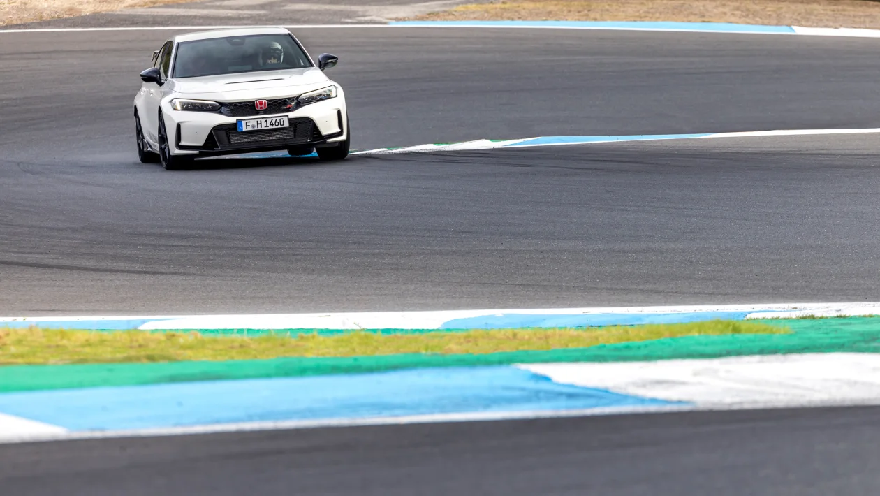 Οδηγούμε το νέο Honda Civic Type R (+video) - motorone.gr