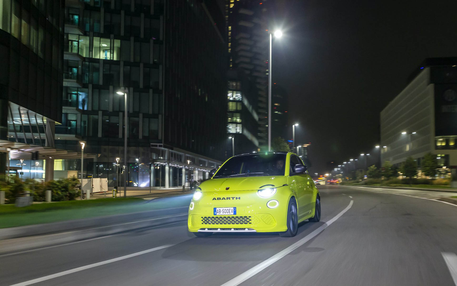 Δυνατό ξεκίνημα έκανε το Abarth 500e - motorone.gr