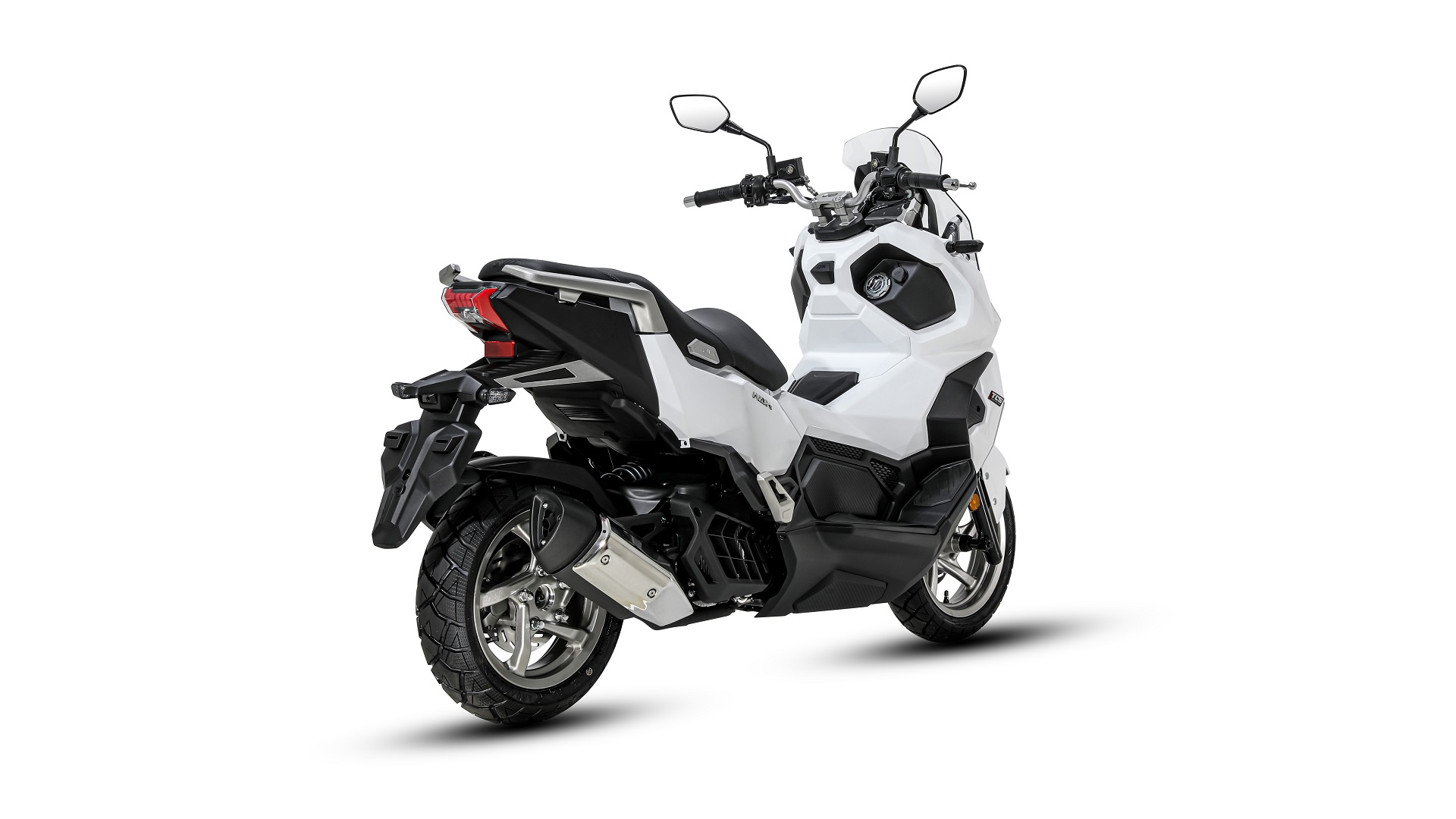 Νέο σκούτερ SYM ADX 125 με τιμή 3.595 € - motorone.gr
