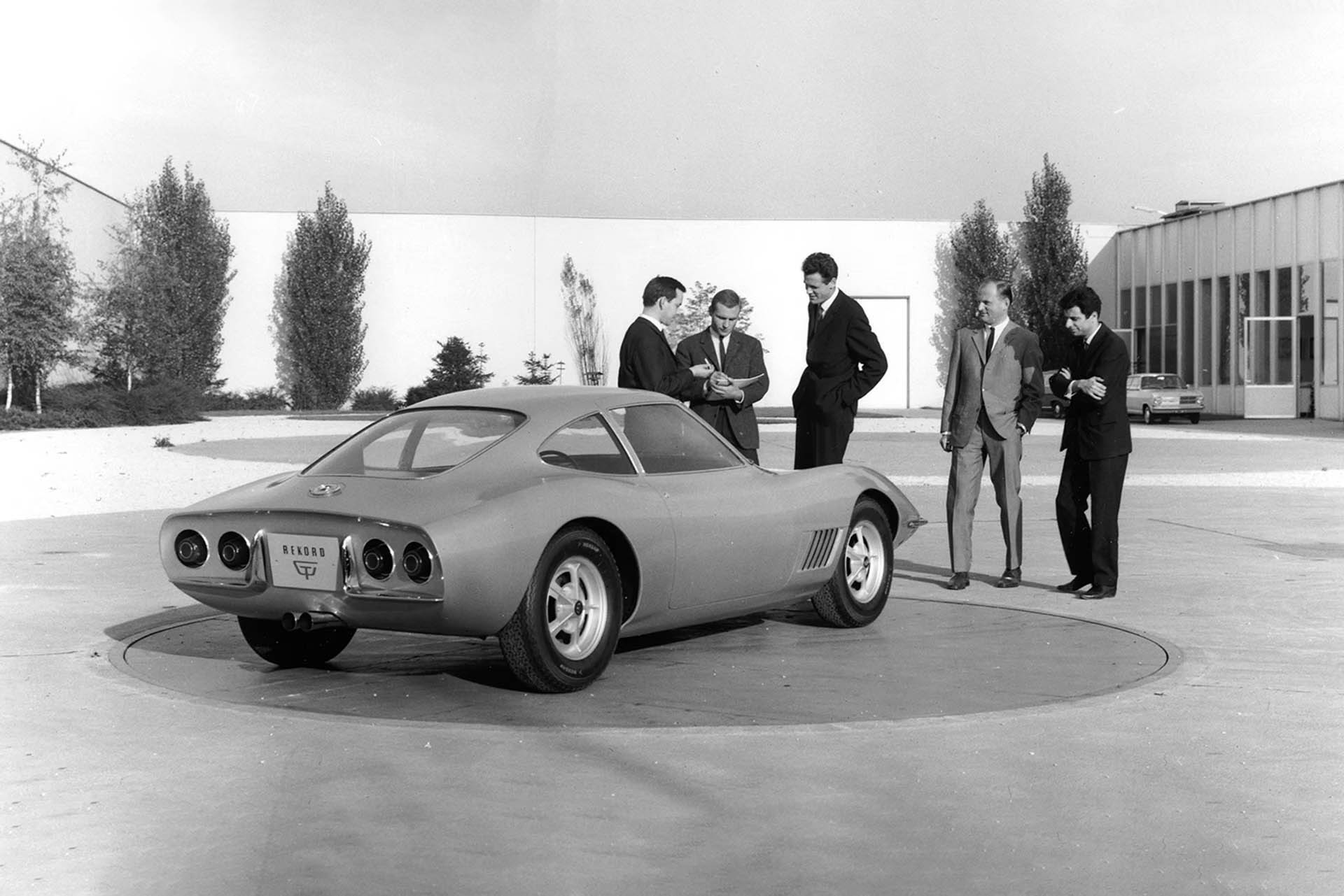 Τα… σεπτεμβριανά concept car στην ιστορία της Opel - motorone.gr