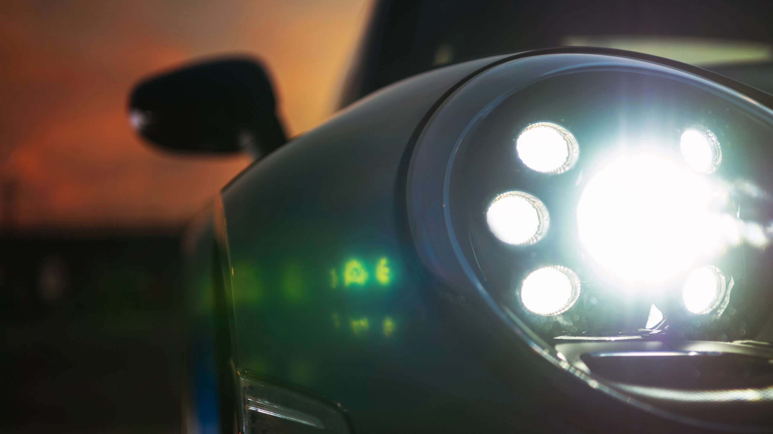 Video: Τι κερδίζουμε αναβαθμίζοντας τα φώτα του αυτοκινήτου μας σε LED ...