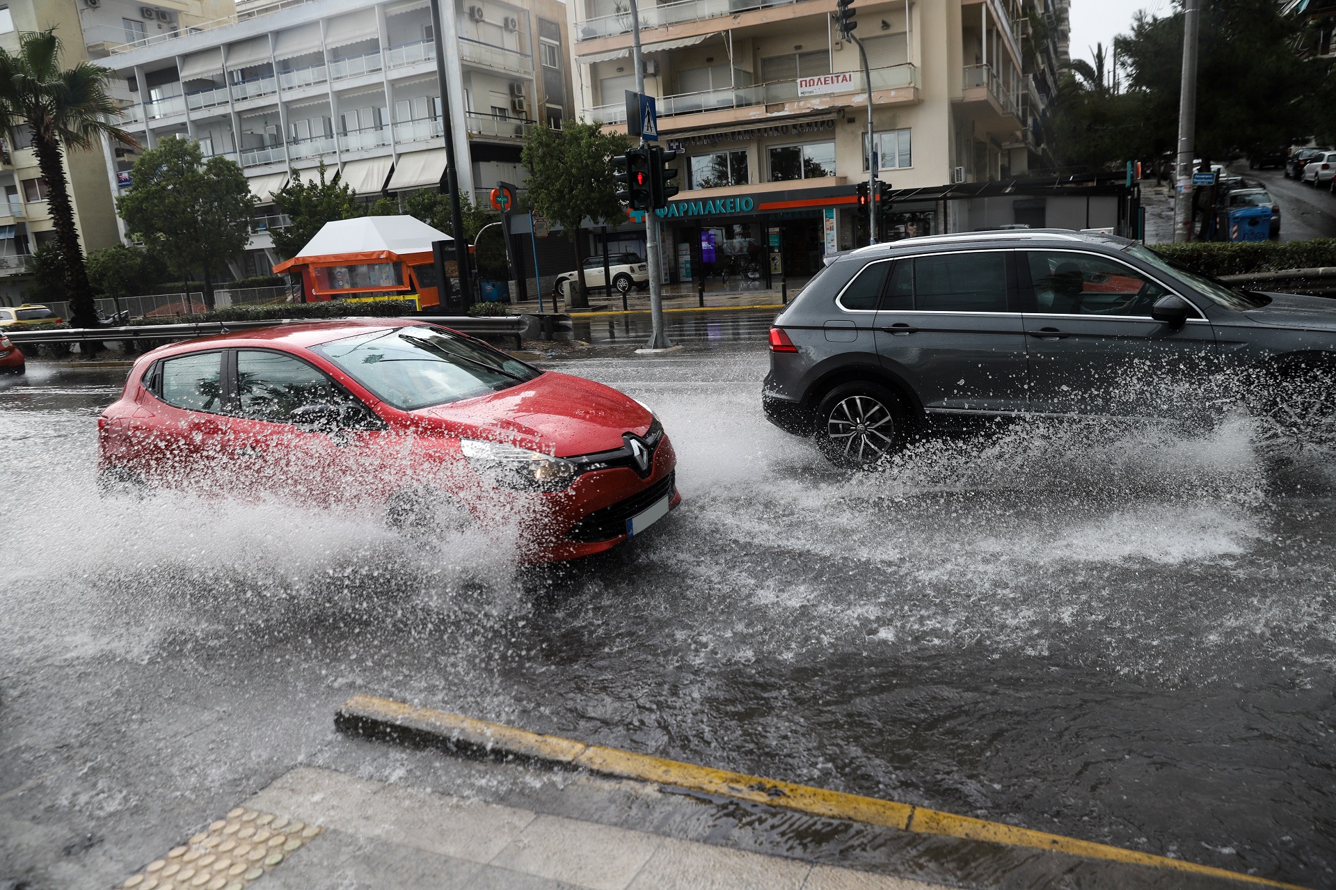 Τι είναι η υδρολίσθηση και πώς να την αποφύγετε - motorone.gr