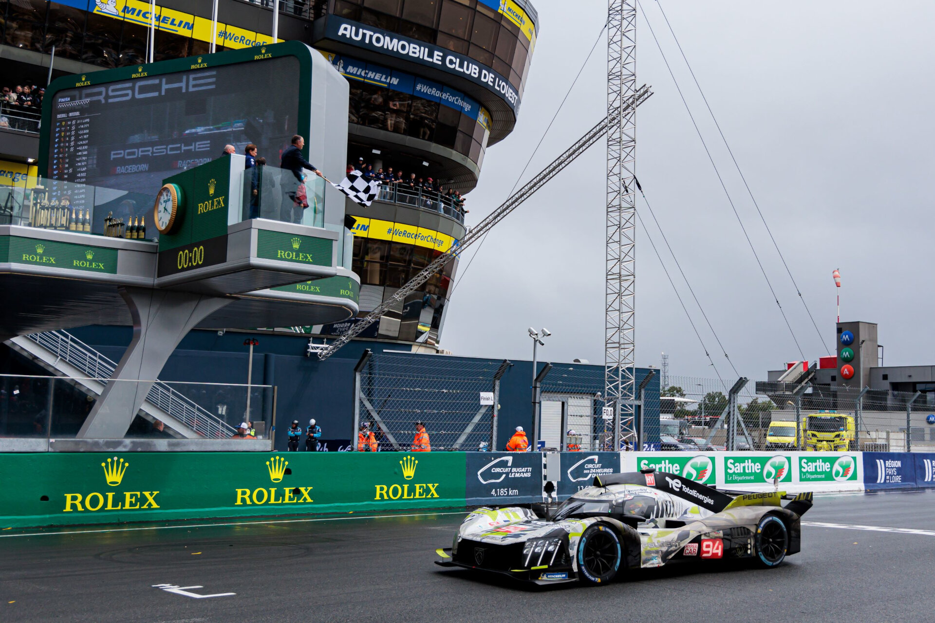 24 ώρες Le Mans: Η Peugeot τερμάτισε και με τα δύο της αυτοκίνητα ...