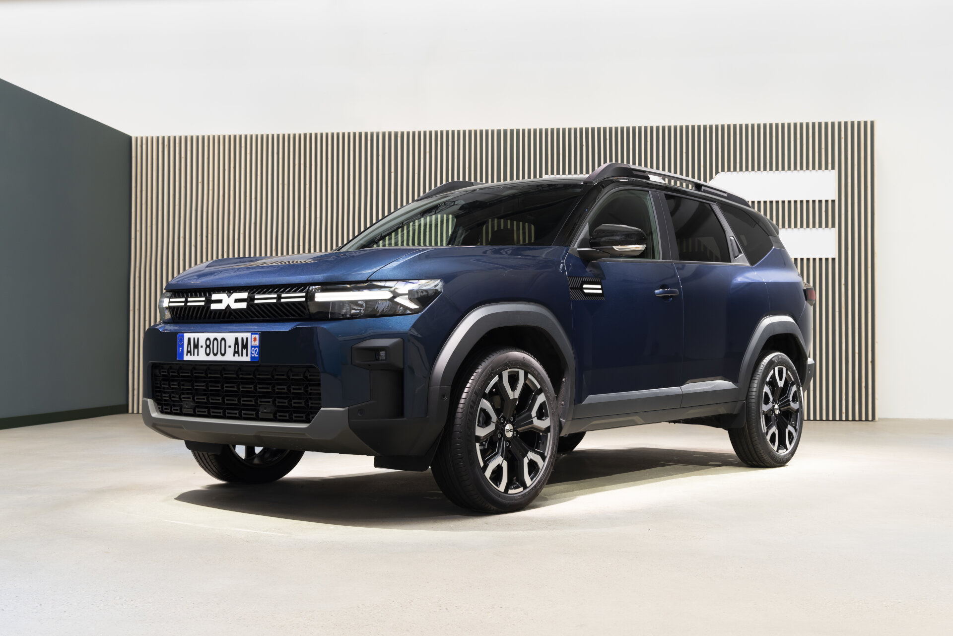To νέο Dacia Bigster έχει στο στόχαστρό του το Toyota C-HR - motorone.gr