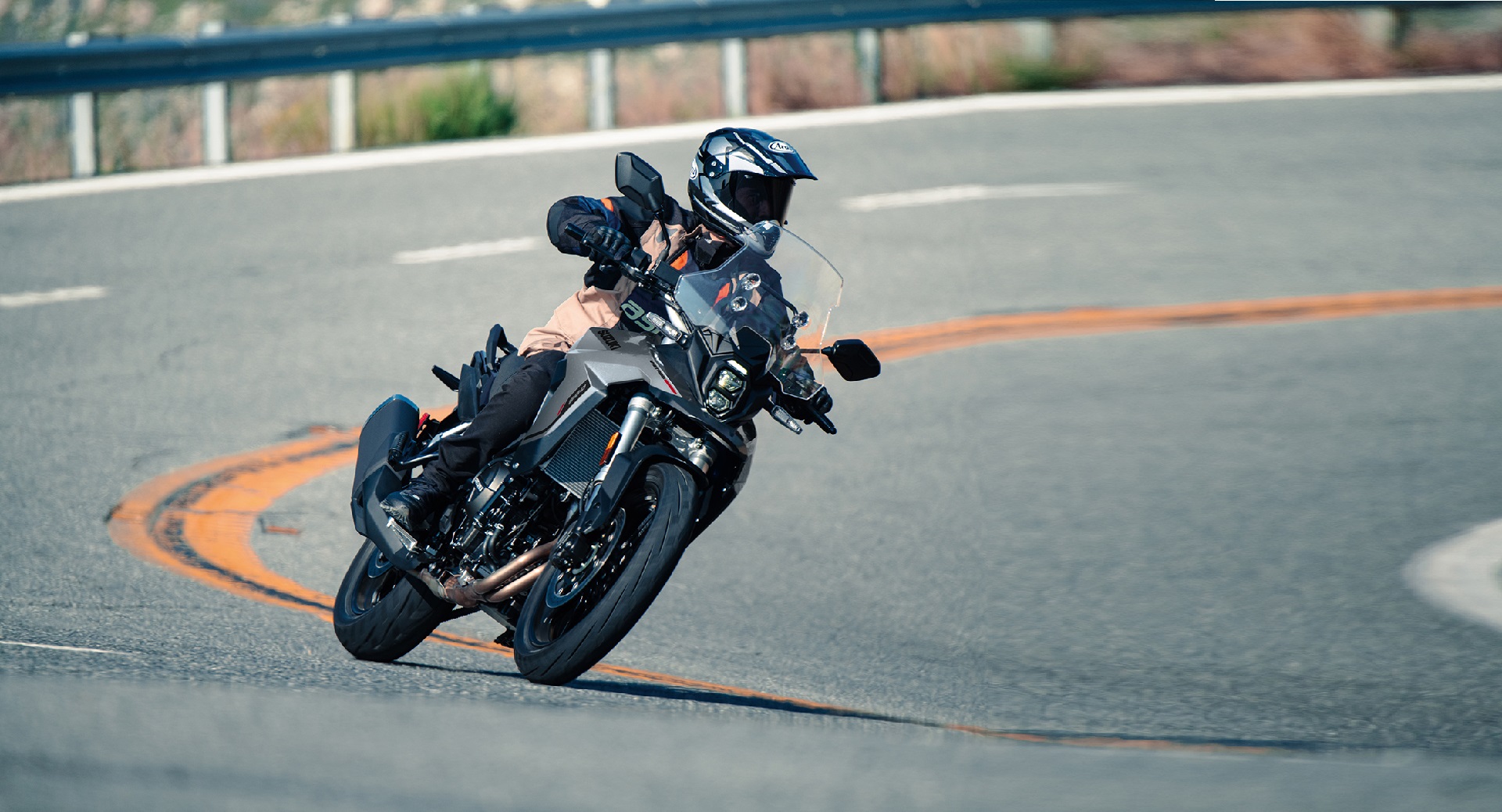 Suzuki Motorcycles: Νέοι χρωματισμοί για V-Strom και Hayabusa - Δείτε ...