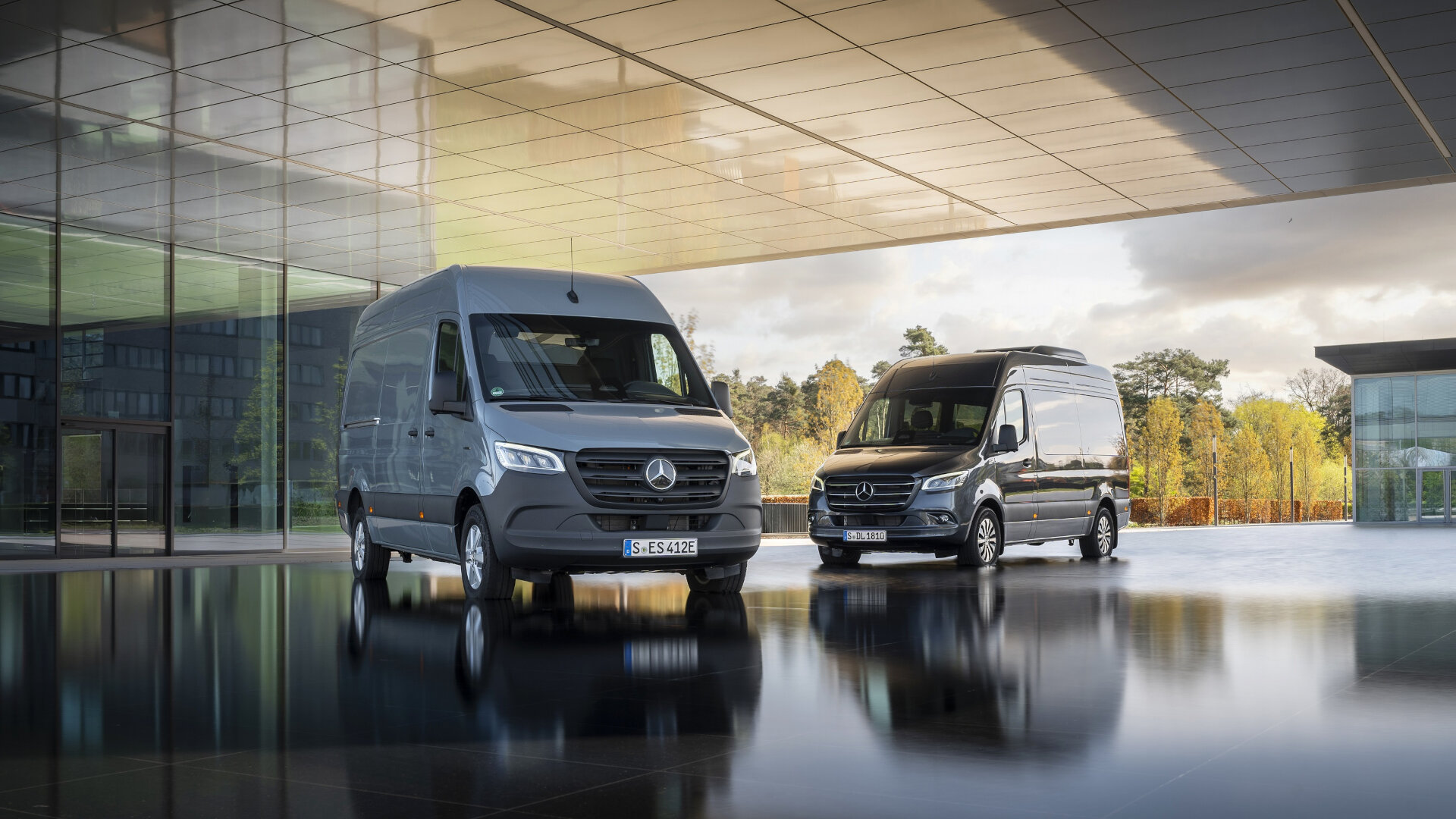 Mercedes-Benz Sprinter: Γιορτάζει 30 χρόνια στην παραγωγή, με μειωμένες ...