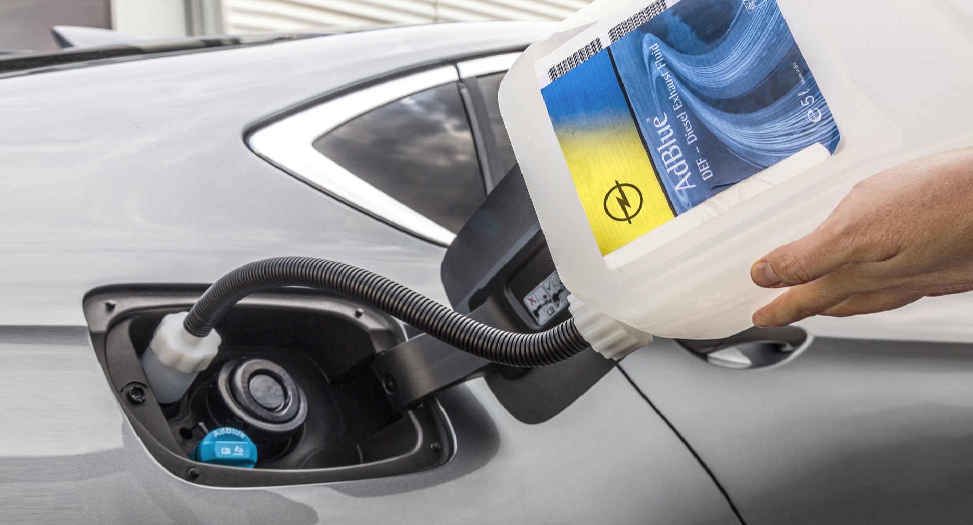 Τι είναι το υγρό AdBlue και πού χρησιμοποιείται; - motorone.gr