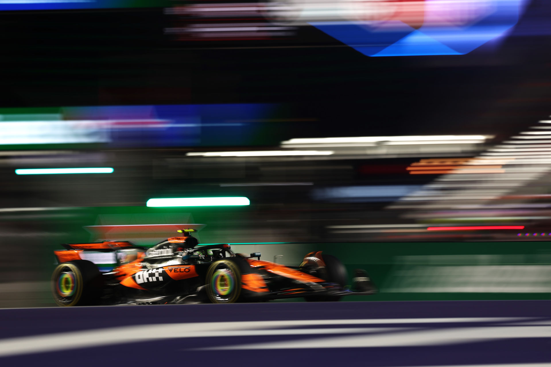 F1-GP Λας Βέγκας FP1 & FP2: Leclerc και Norris οι ταχύτεροι - motorone.gr